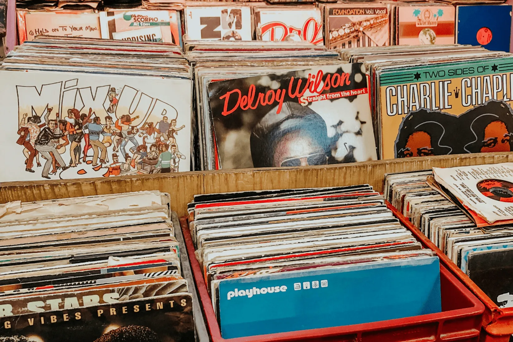 Люди и цифры: Победы гимнастов, Record Store Day 2025 и Уорхол за $30 ...