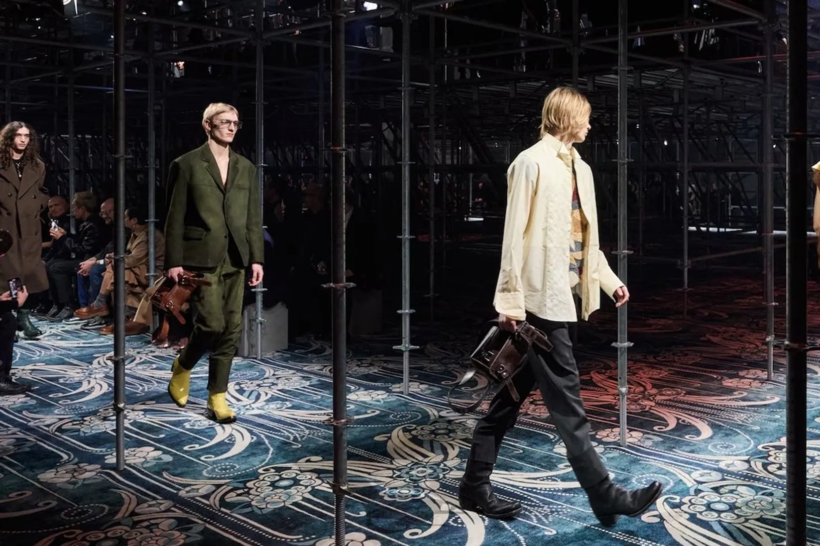 Prada представила коллекцию осень-зима 2025/2026 | Новости на Mustafin ...